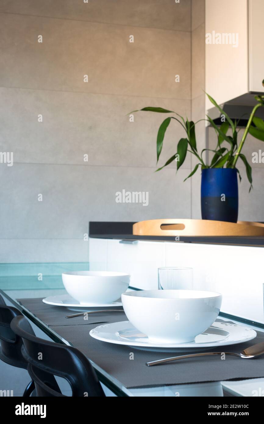 Settled table hi-res stock photography and images - Alamy