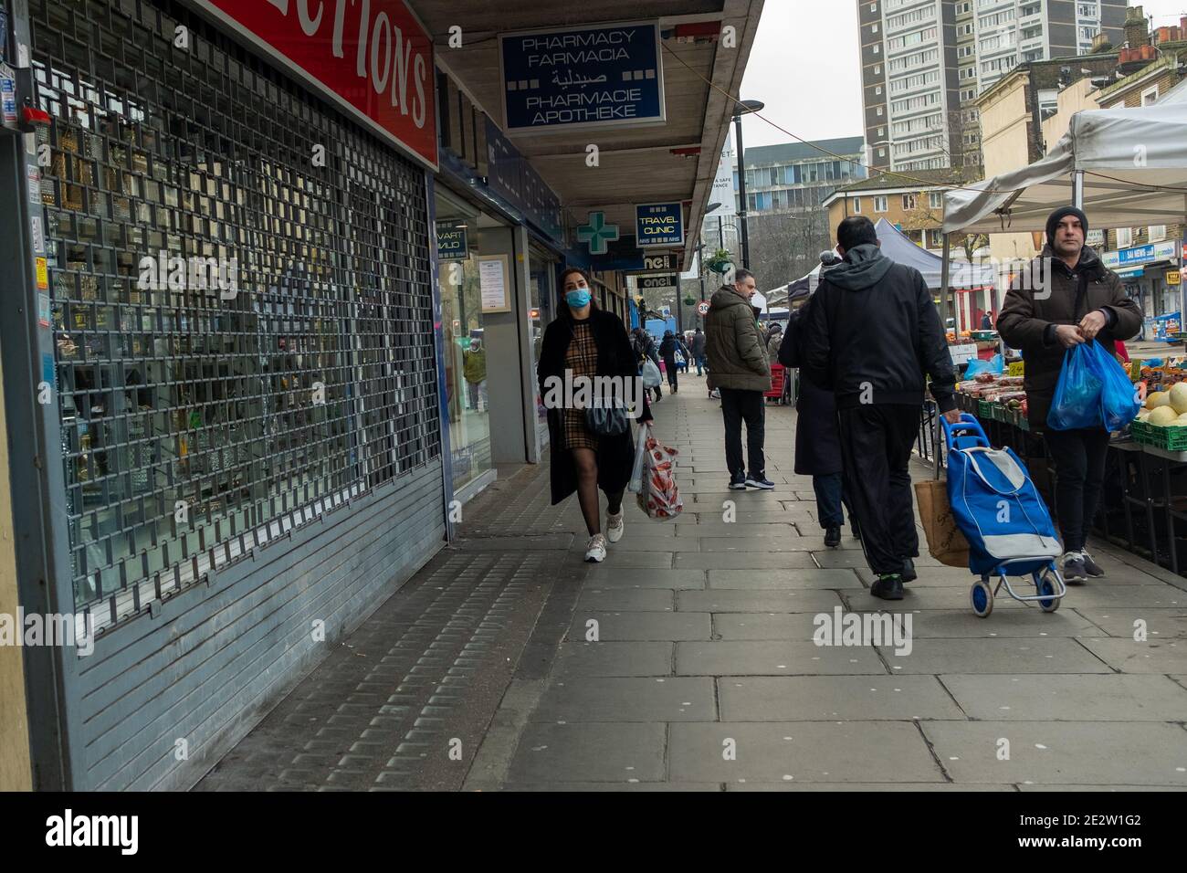 Edgware road shops hi-res stock photography and images - Alamy
