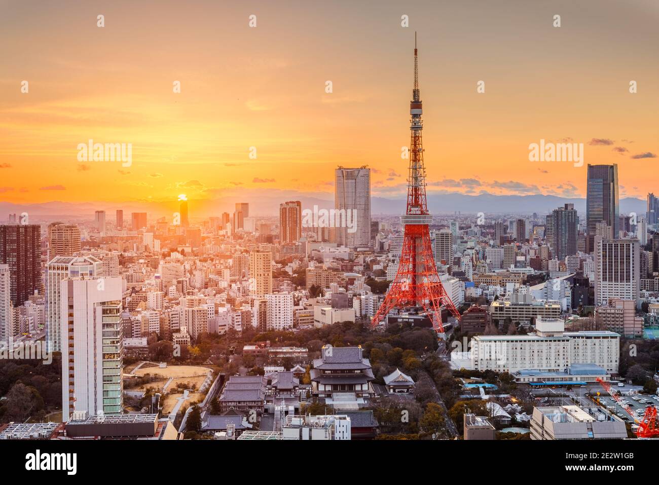 Tokyo sunset skyline hi-res stock photography and images - Alamy
