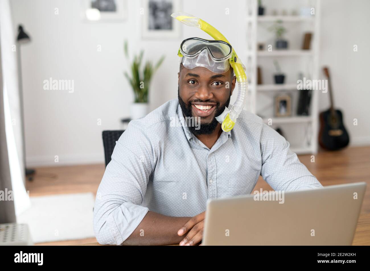 Intelligent mask hi-res stock photography and images - Alamy