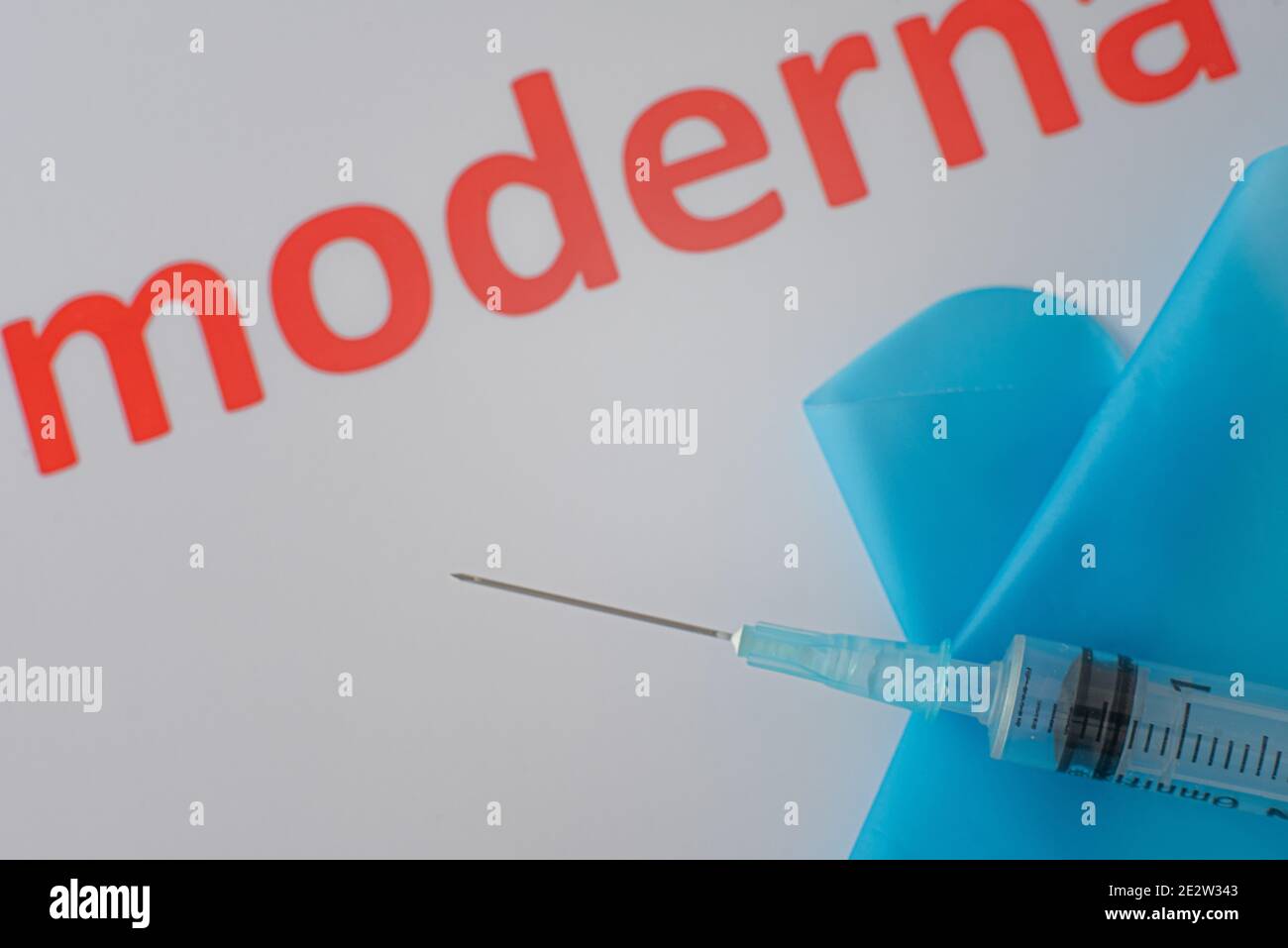 Injection syringe hi-res stock photography and images - Alamy