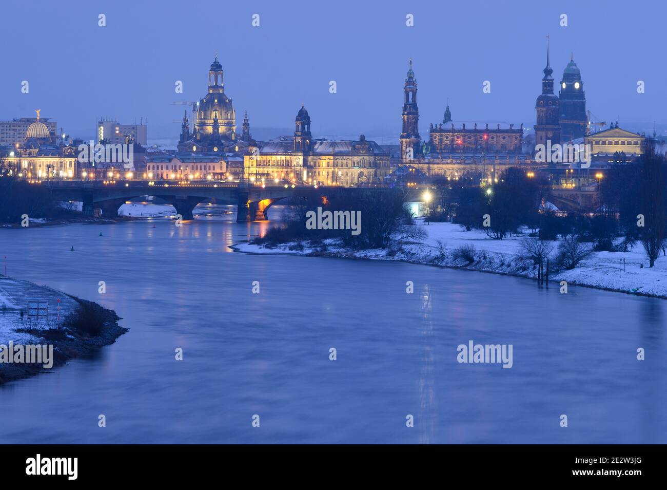 Dresden, Germany. 15th Jan, 2021. The banks of the Elbe are covered ...