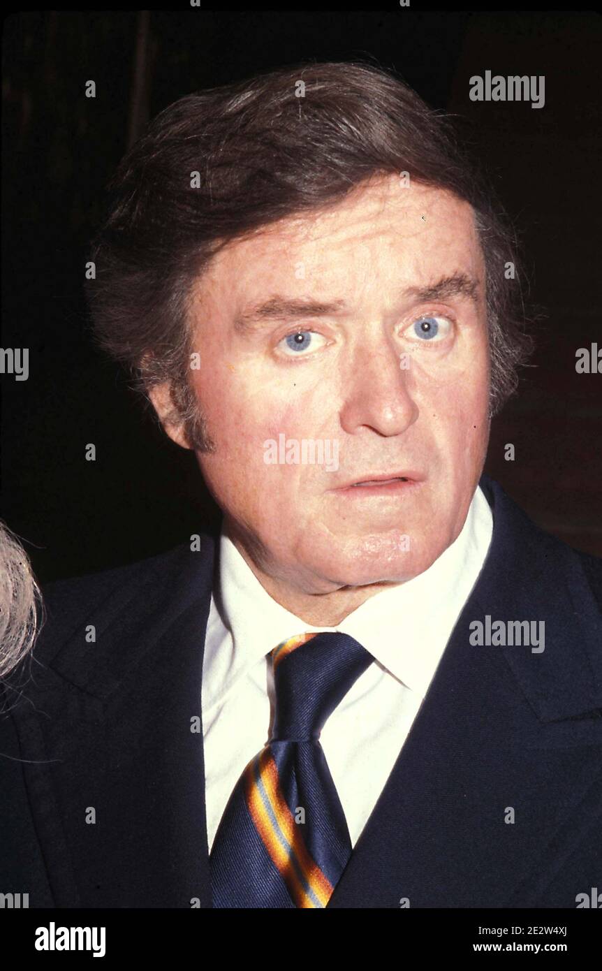 Mike Douglas 1979 Credit: Ralph Dominguez/MediaPunch Stock Photo - Alamy