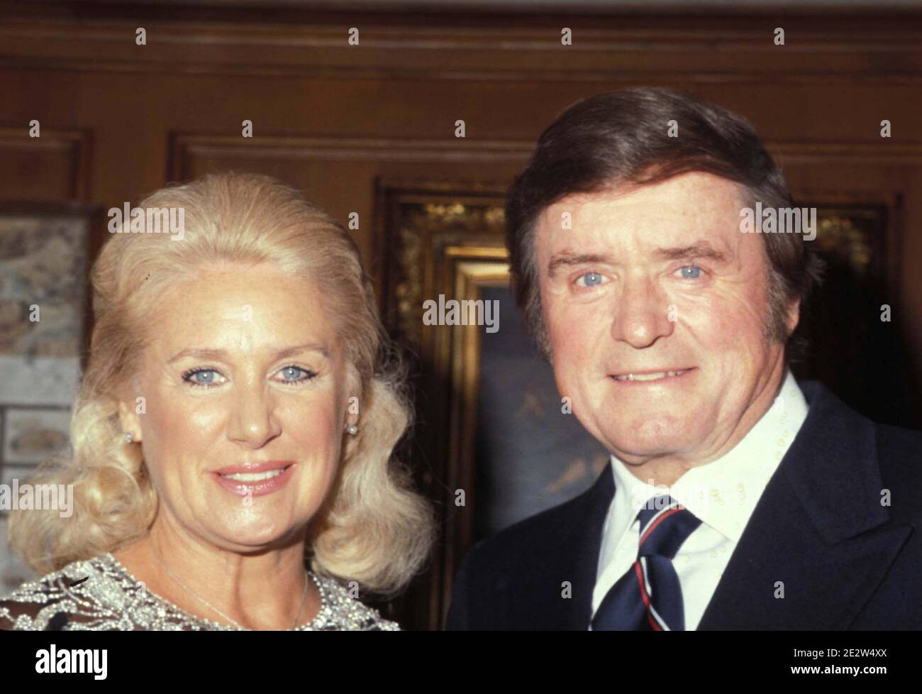 Mike Douglas 1978 Credit: Ralph Dominguez/MediaPunch Stock Photo - Alamy
