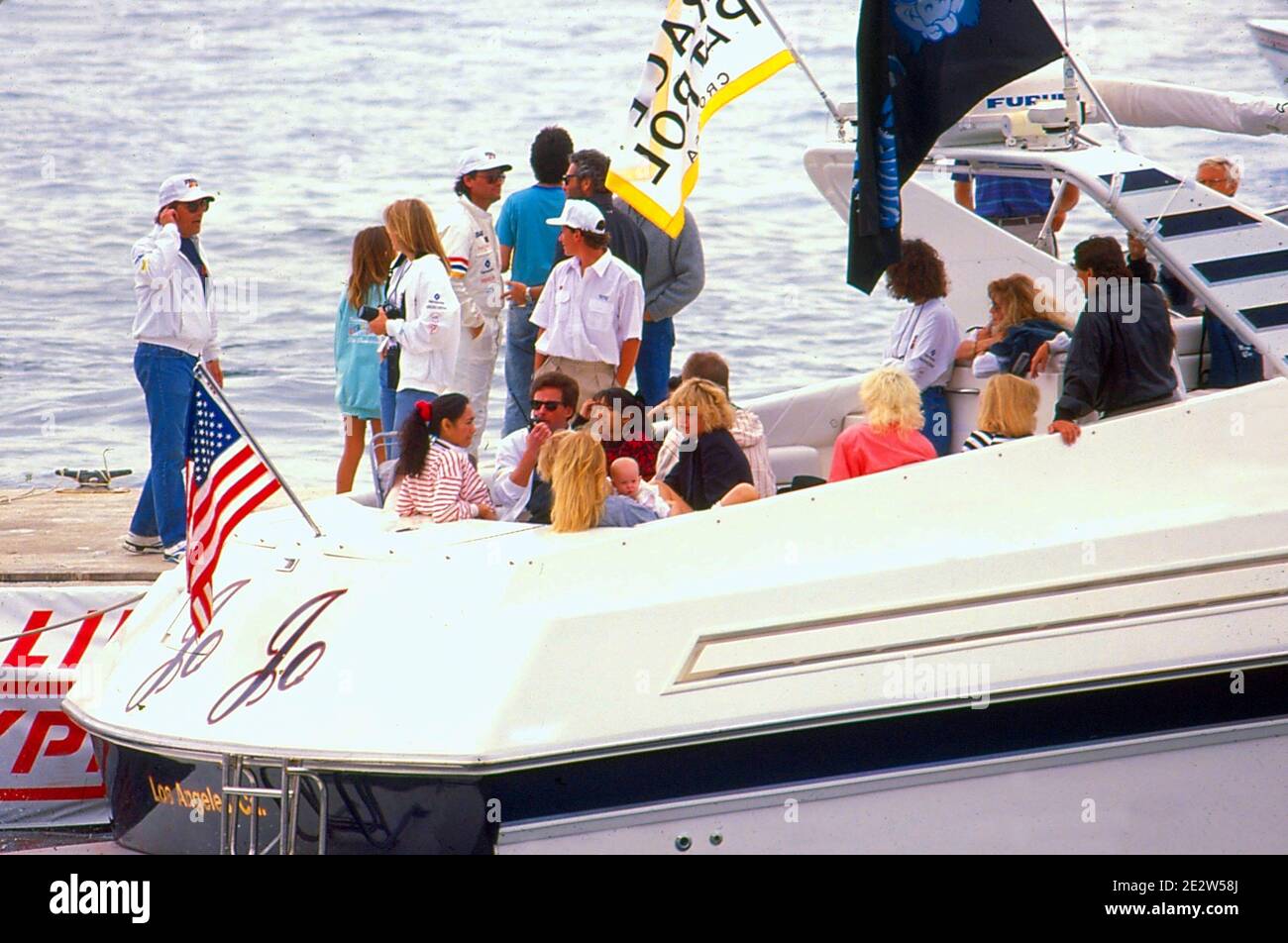 Melanie Griffith With Daughter Dakota Johnson Held By Goldie Hawn And ...