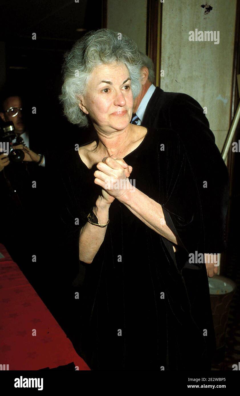 Bea arthur hi-res stock photography and images - Alamy