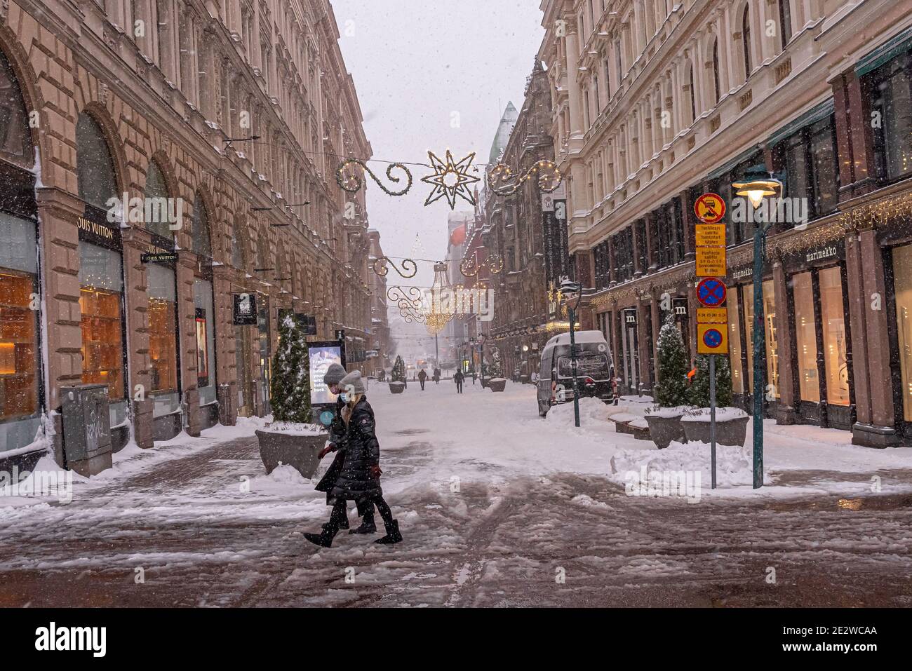 Snow falling off roof hi-res stock photography and images - Alamy