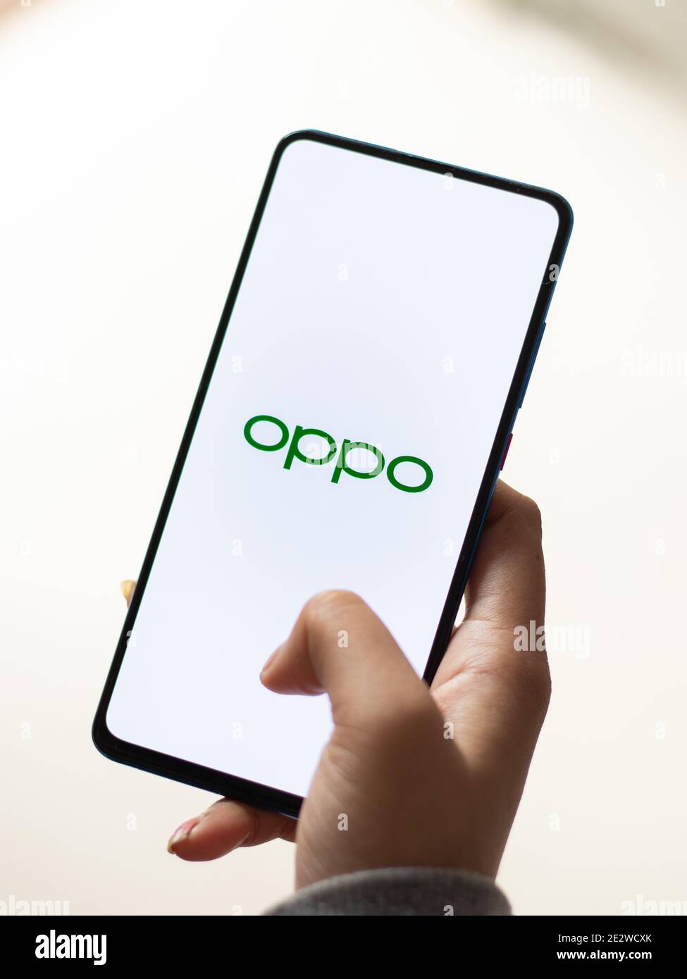 Oppo logo hi-res stock photography and images - Alamy