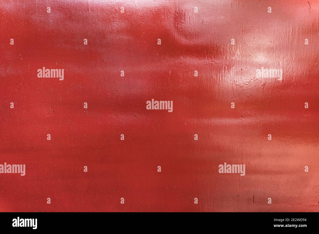 Red Metal texture with light reflection on it Stock Photo - Alamy