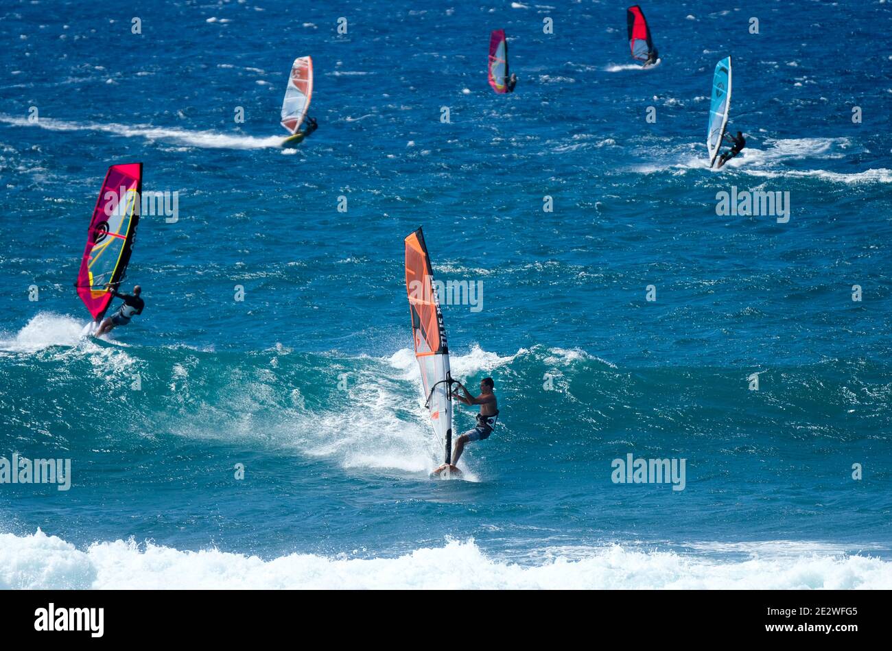 Seascape windsurfers hi-res stock photography and images - Alamy