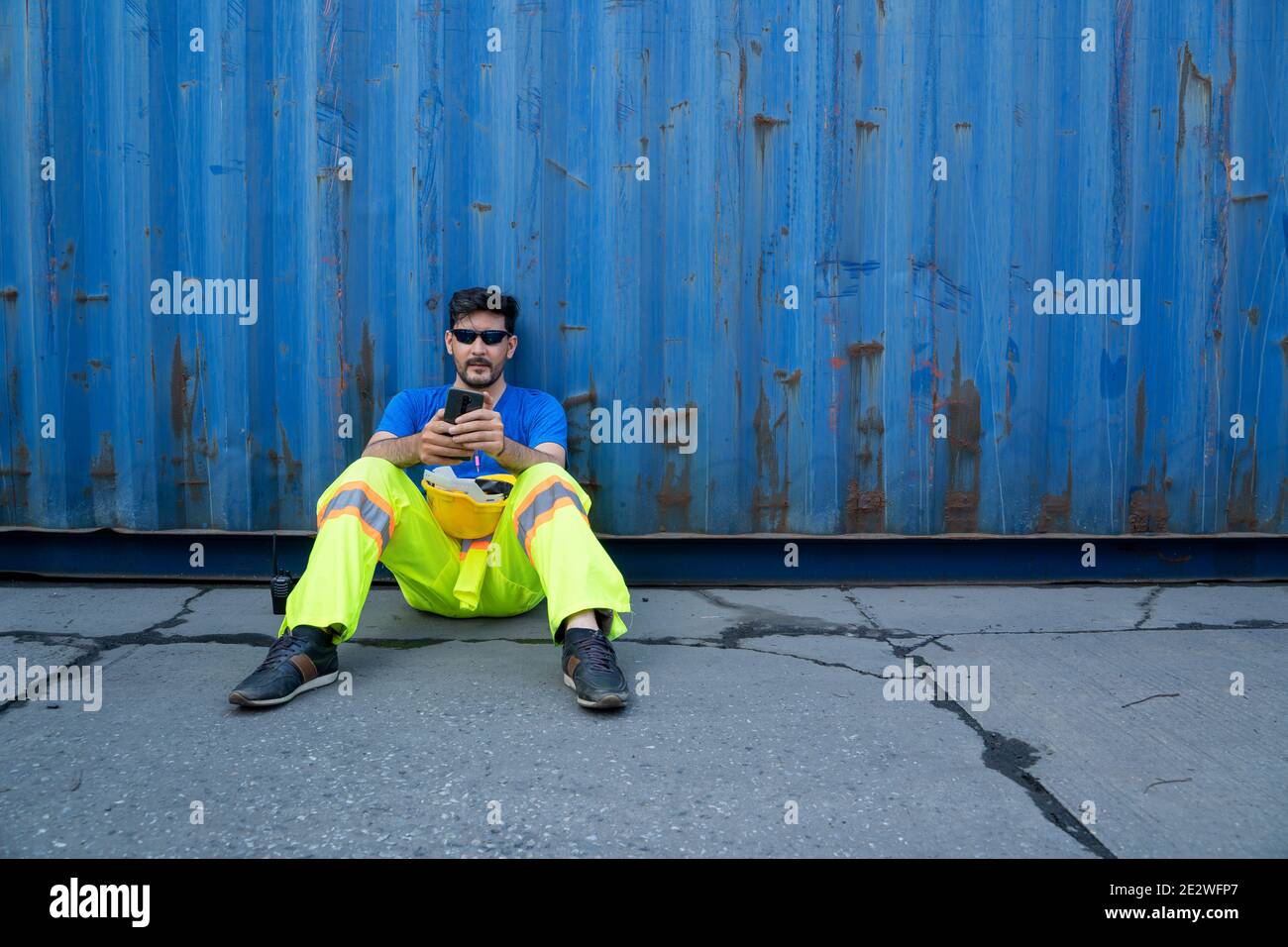 Stressed warehouse worker hi-res stock photography and images - Alamy