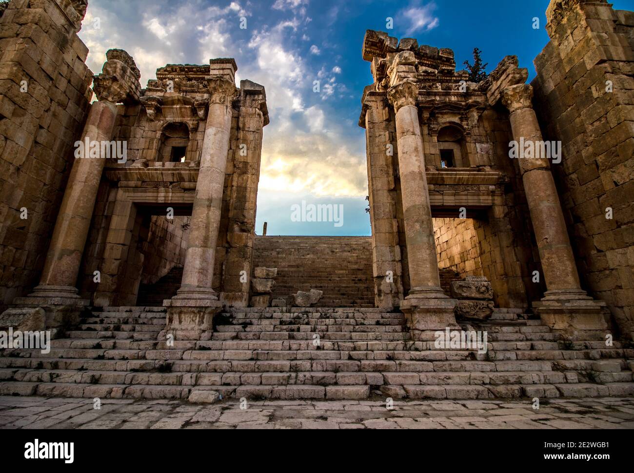 Romans temples jordan hi-res stock photography and images - Alamy