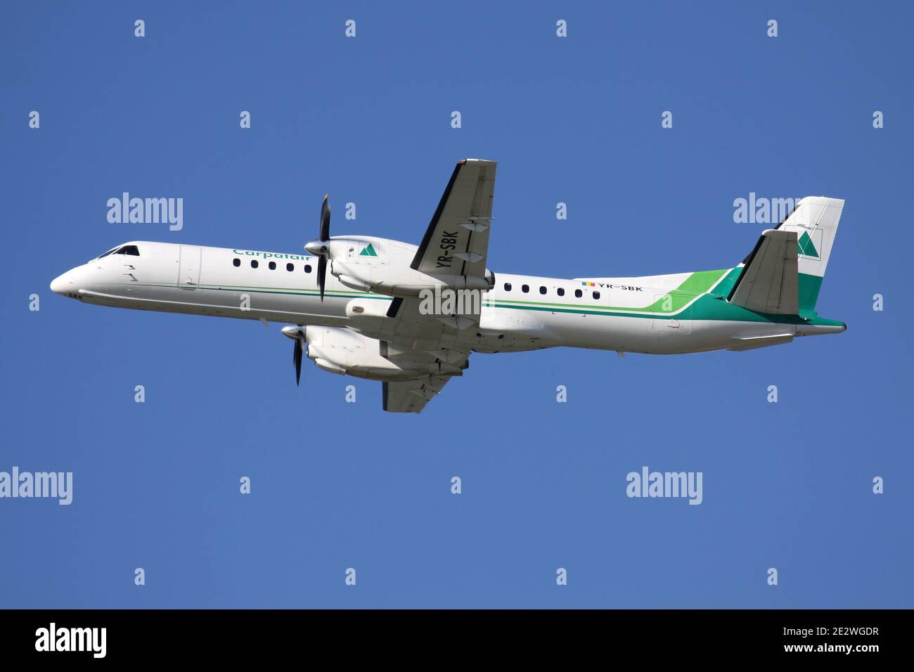 Saab 2000 airplane hi-res stock photography and images - Alamy