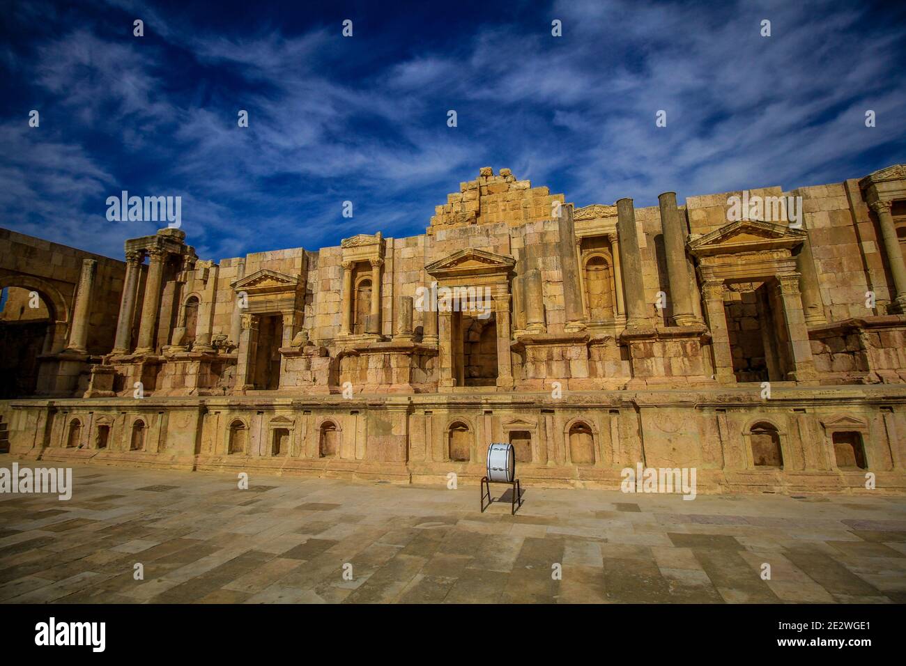 Romans temples jordan hi-res stock photography and images - Alamy