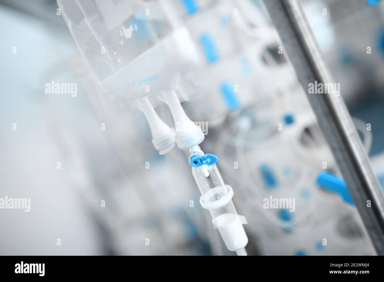 Intravenous infusion system hi-res stock photography and images - Alamy