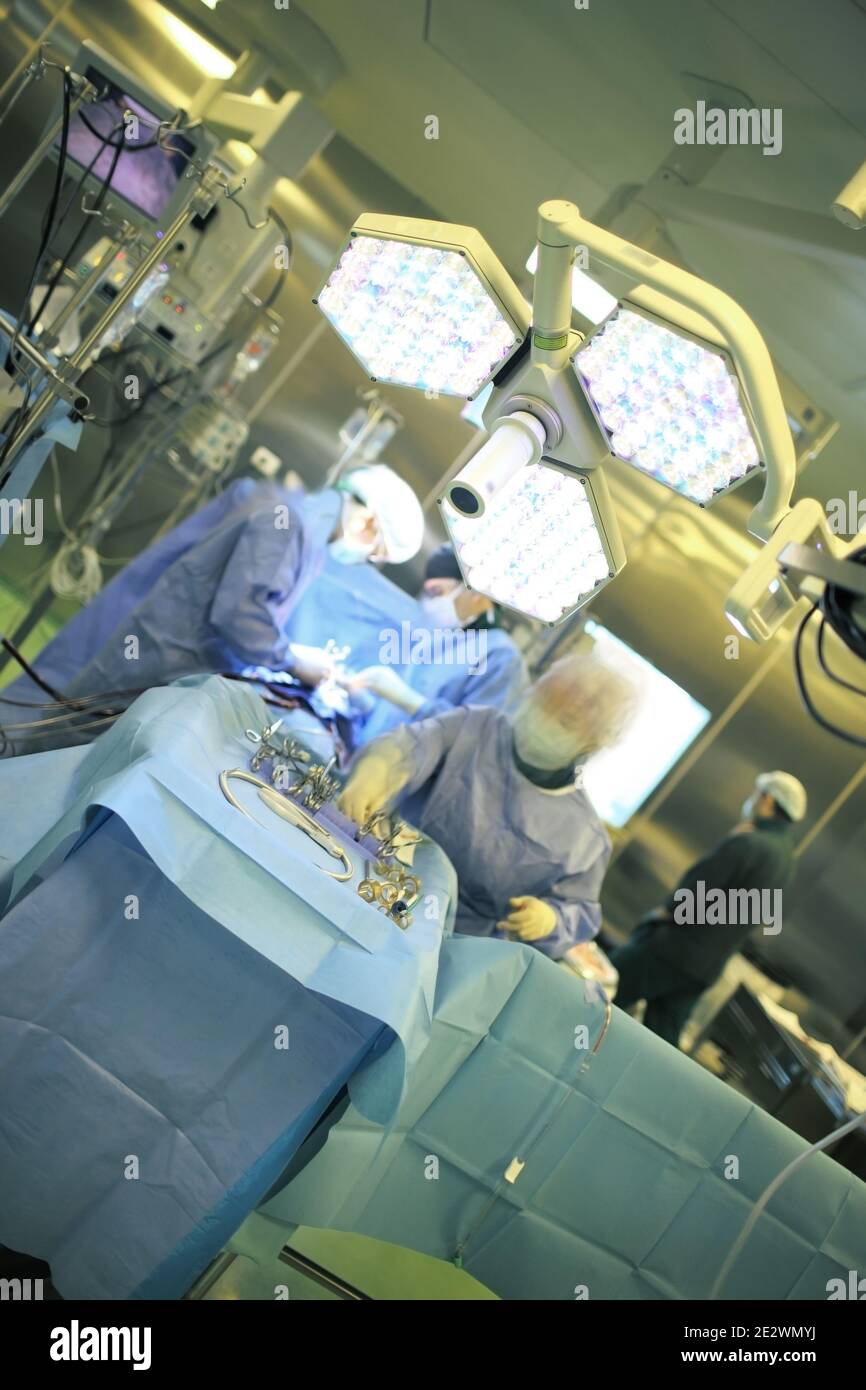 Work of a team of medical professionals in the operating room Stock ...