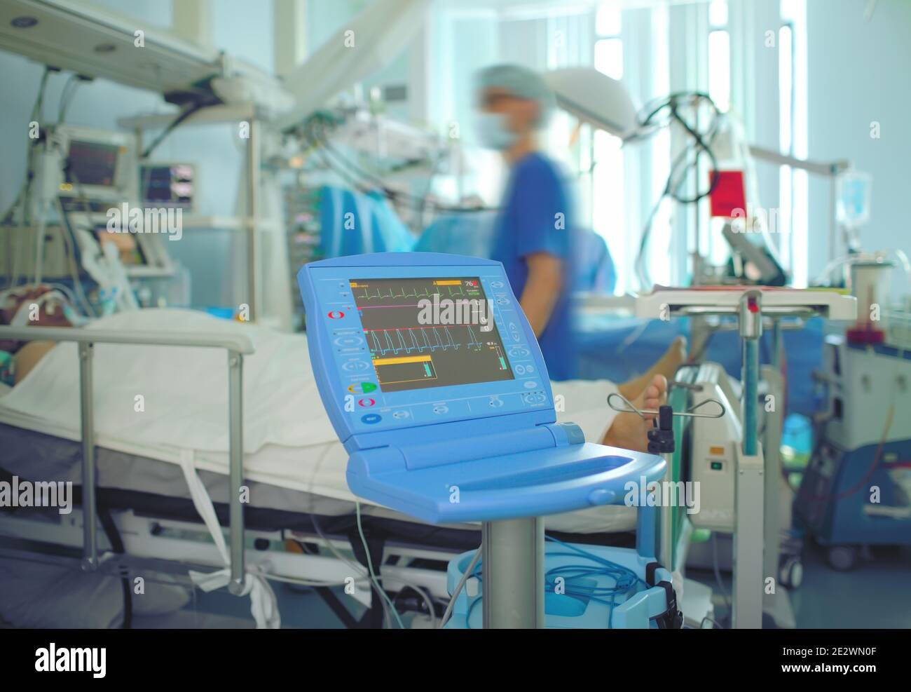 Hospital emergency room rush hi-res stock photography and images - Alamy