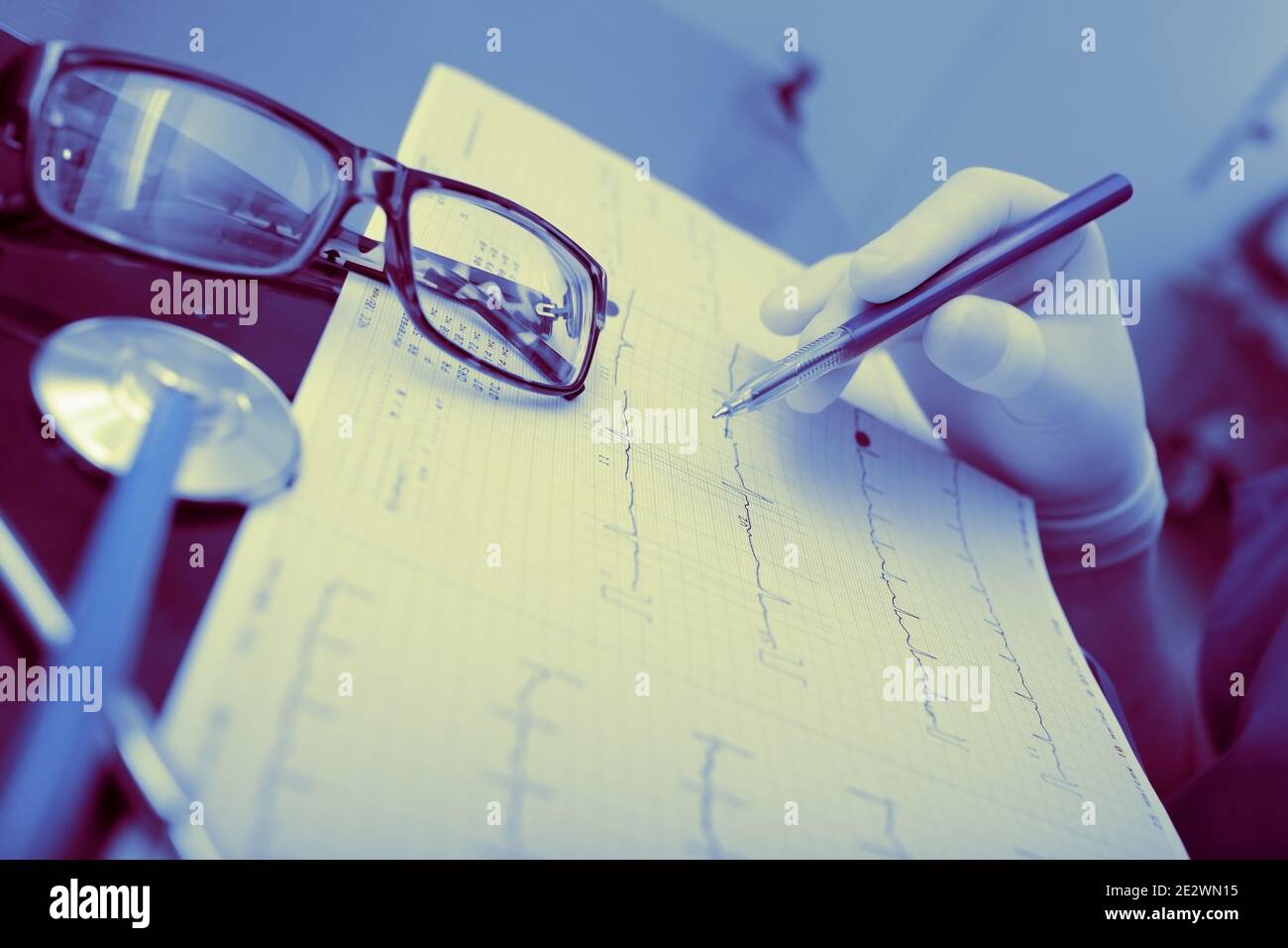 Hospital documents hi-res stock photography and images - Alamy