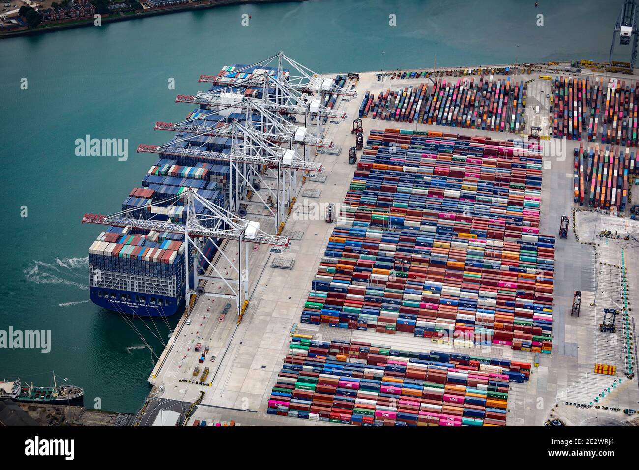 Southampton Docks UK’s second largest container terminal Stock Photo ...