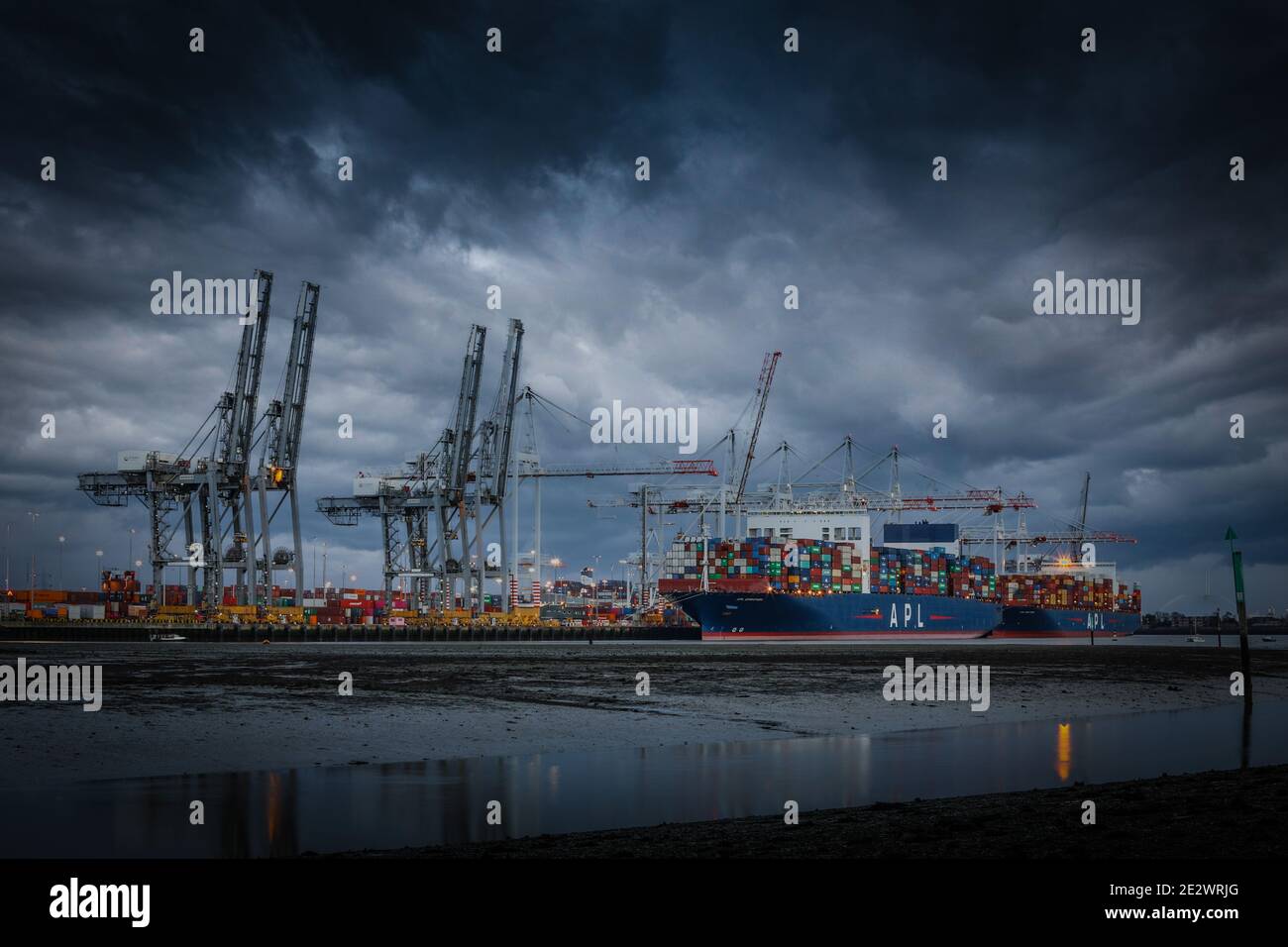 Southampton Docks UK’s second largest container terminal Stock Photo ...