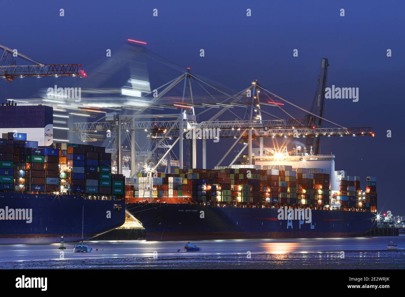 Southampton Docks UK’s second largest container terminal Stock Photo ...