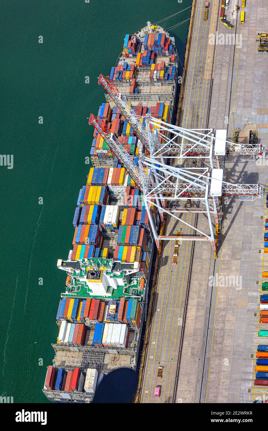 Southampton Docks UK’s second largest container terminal Stock Photo ...