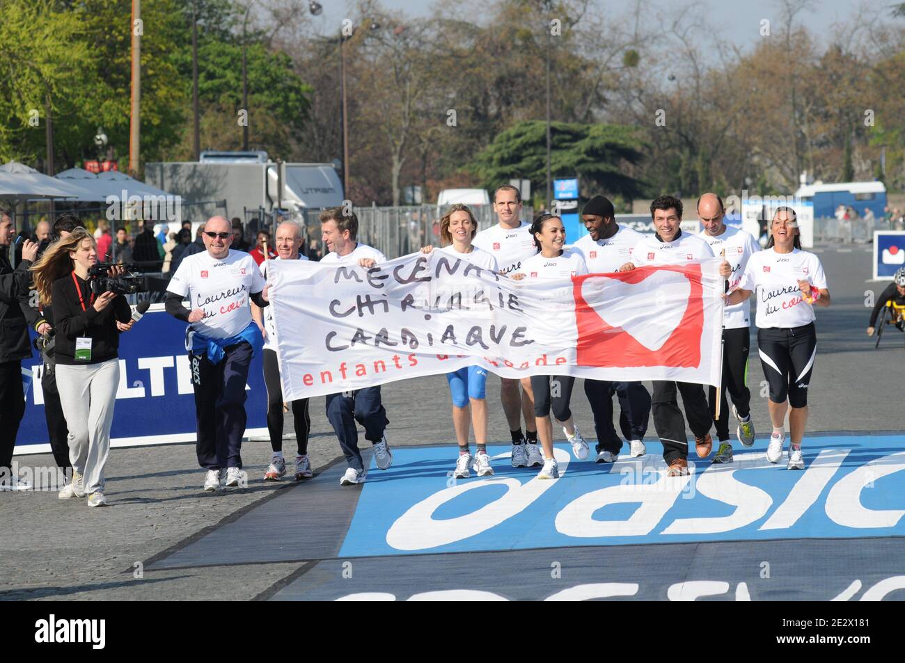 French celebs run ahead to the 34th Paris Marathon to support ...