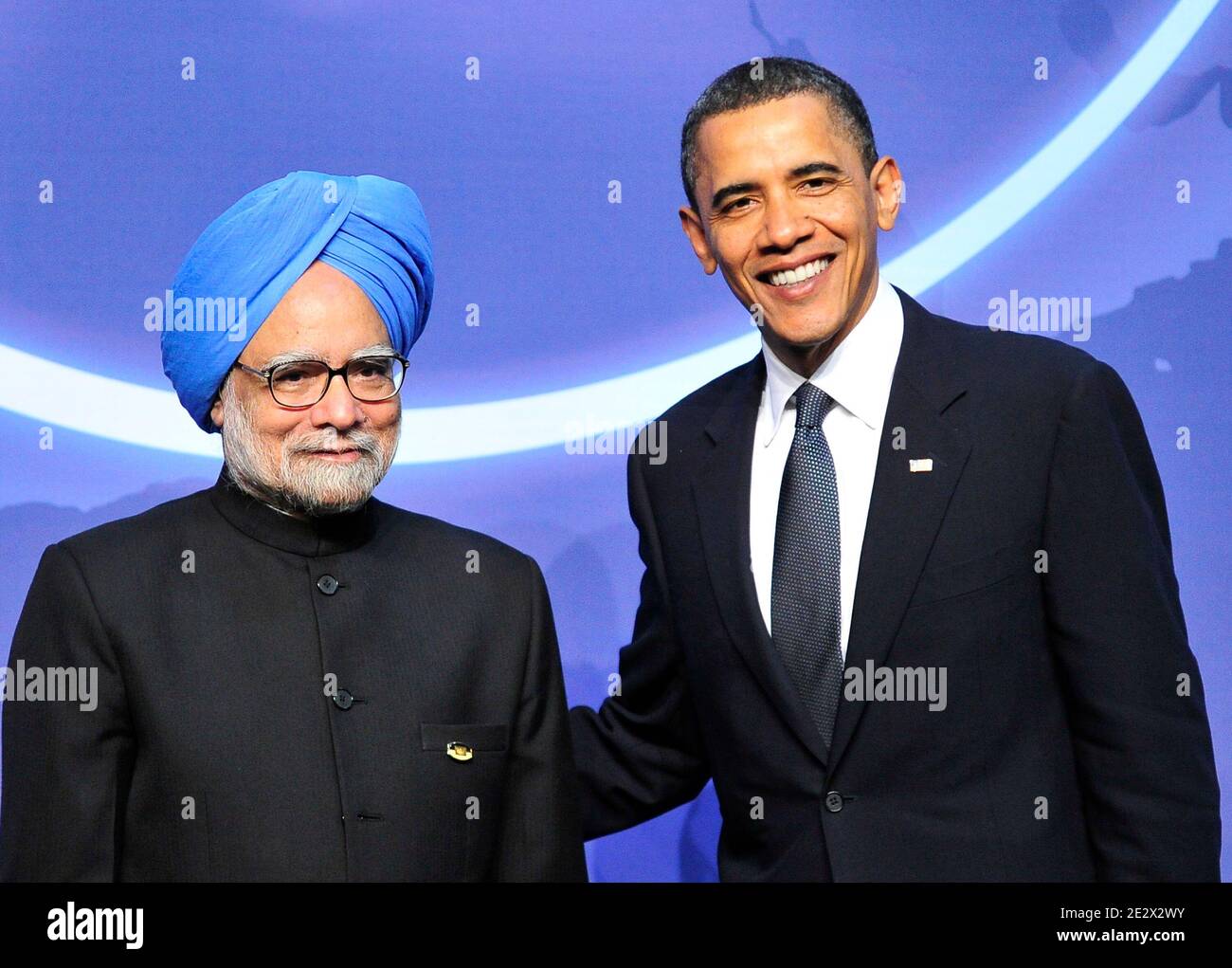Barack Obama welcomes Prime Minister Manmohan Singh of India to the ...