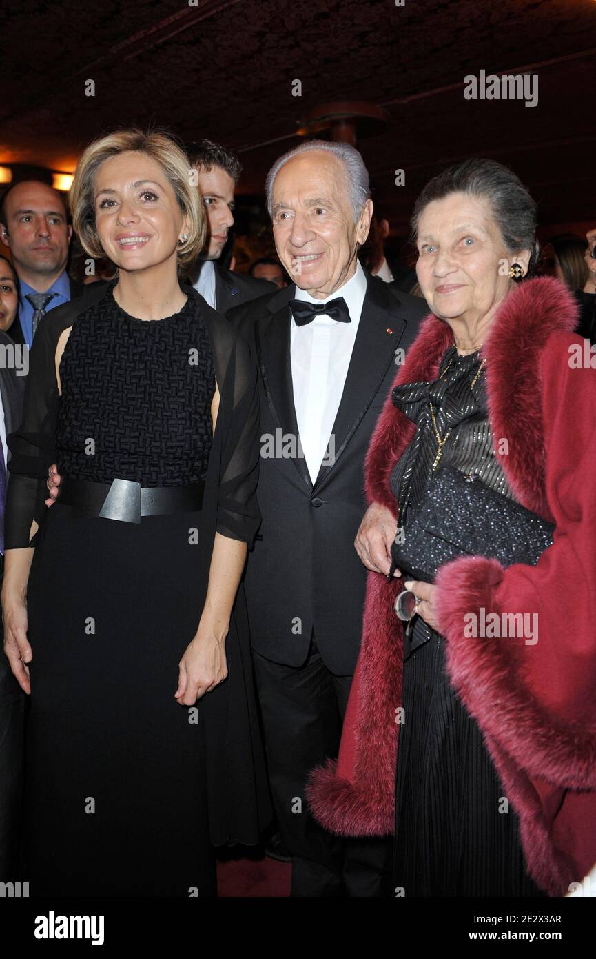 (L-R) Valerie Pecresse, Israeli president Shimon Peres and Simone Veil ...