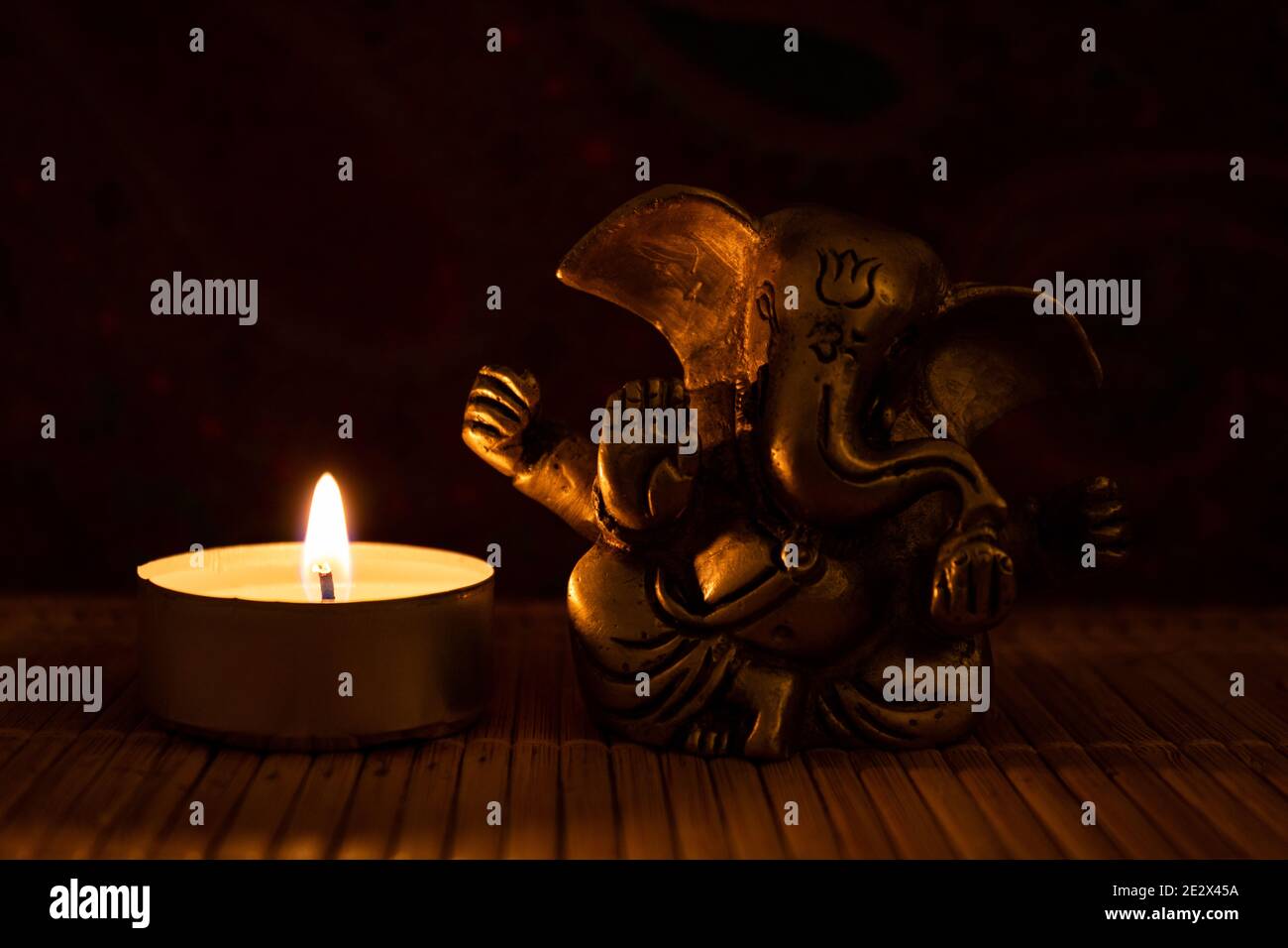 Illuminated ganesha hi-res stock photography and images - Alamy