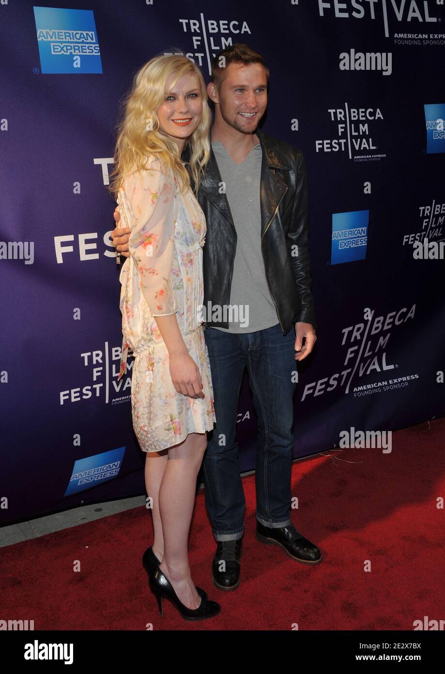 Kirsten dunst and brian geraghty hi-res stock photography and images ...