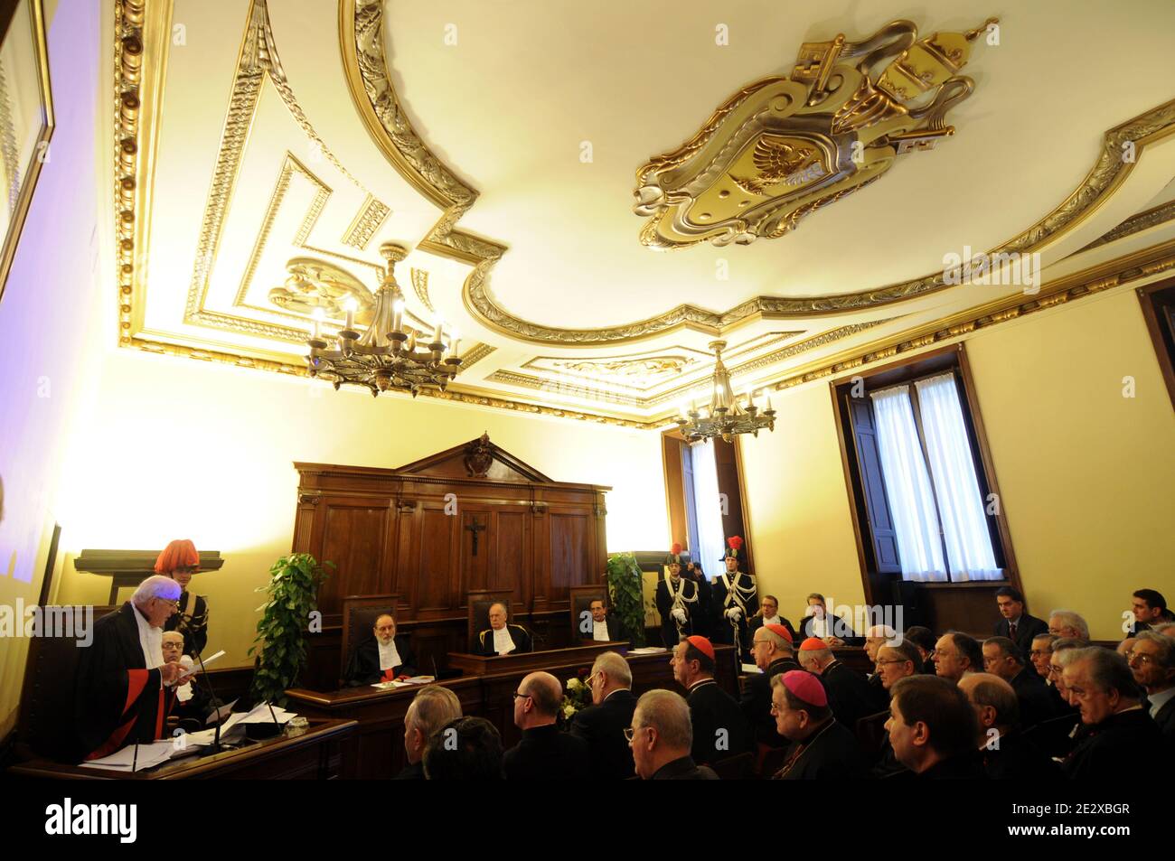 A visit at the heart of the Vatican, the world's smallest state ...