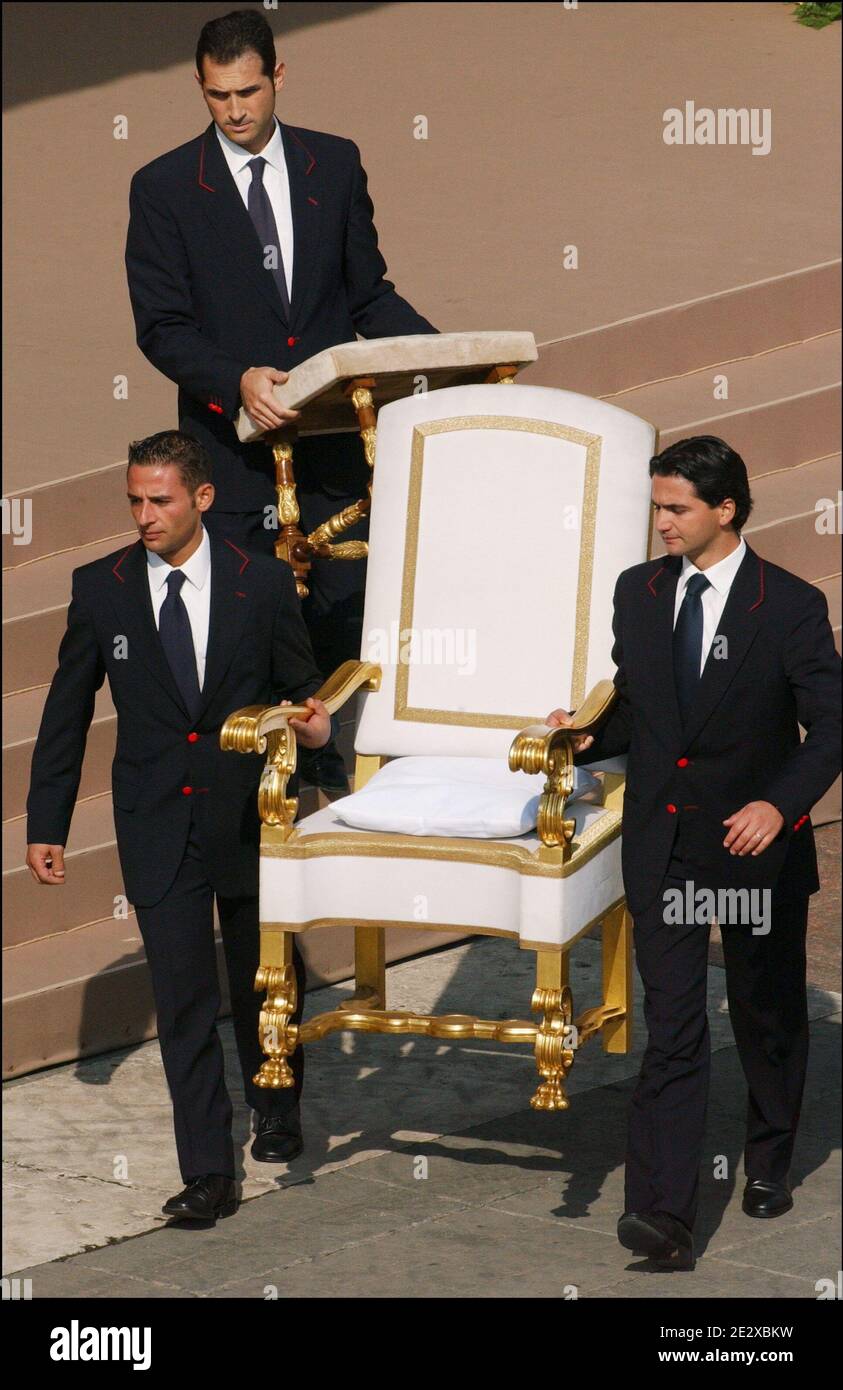 A visit at the heart of the Vatican, the world's smallest state ...