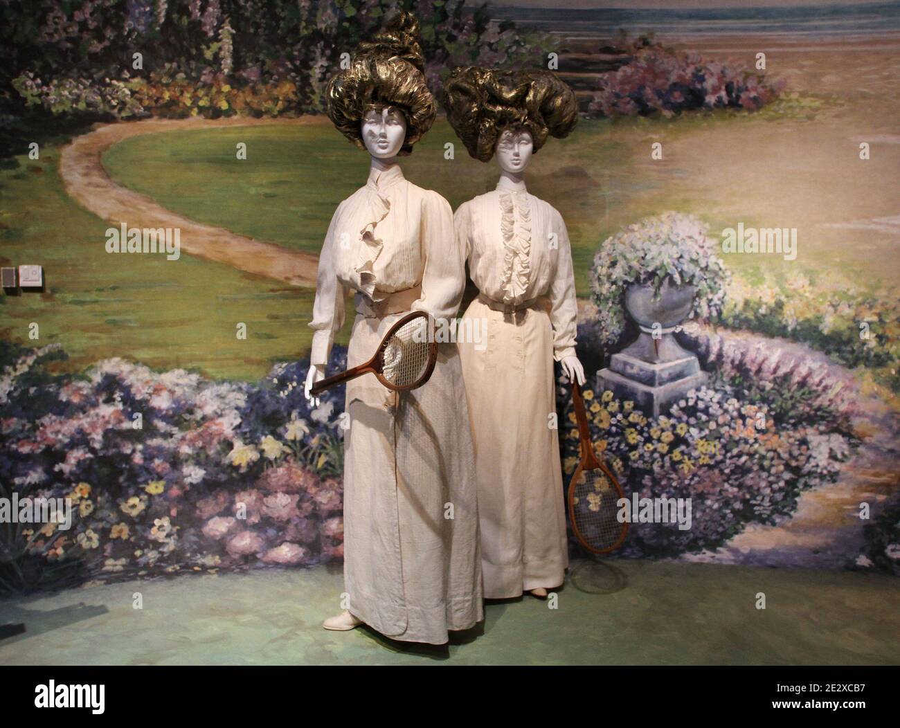 Fashioning a national identity hi-res stock photography and images - Alamy