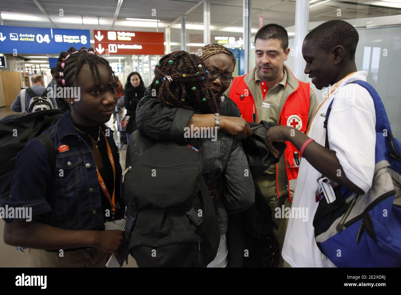 Yolene Paul retrouve ses enfants Jean-Gardy, Anne-Carrie et Saradjine ...