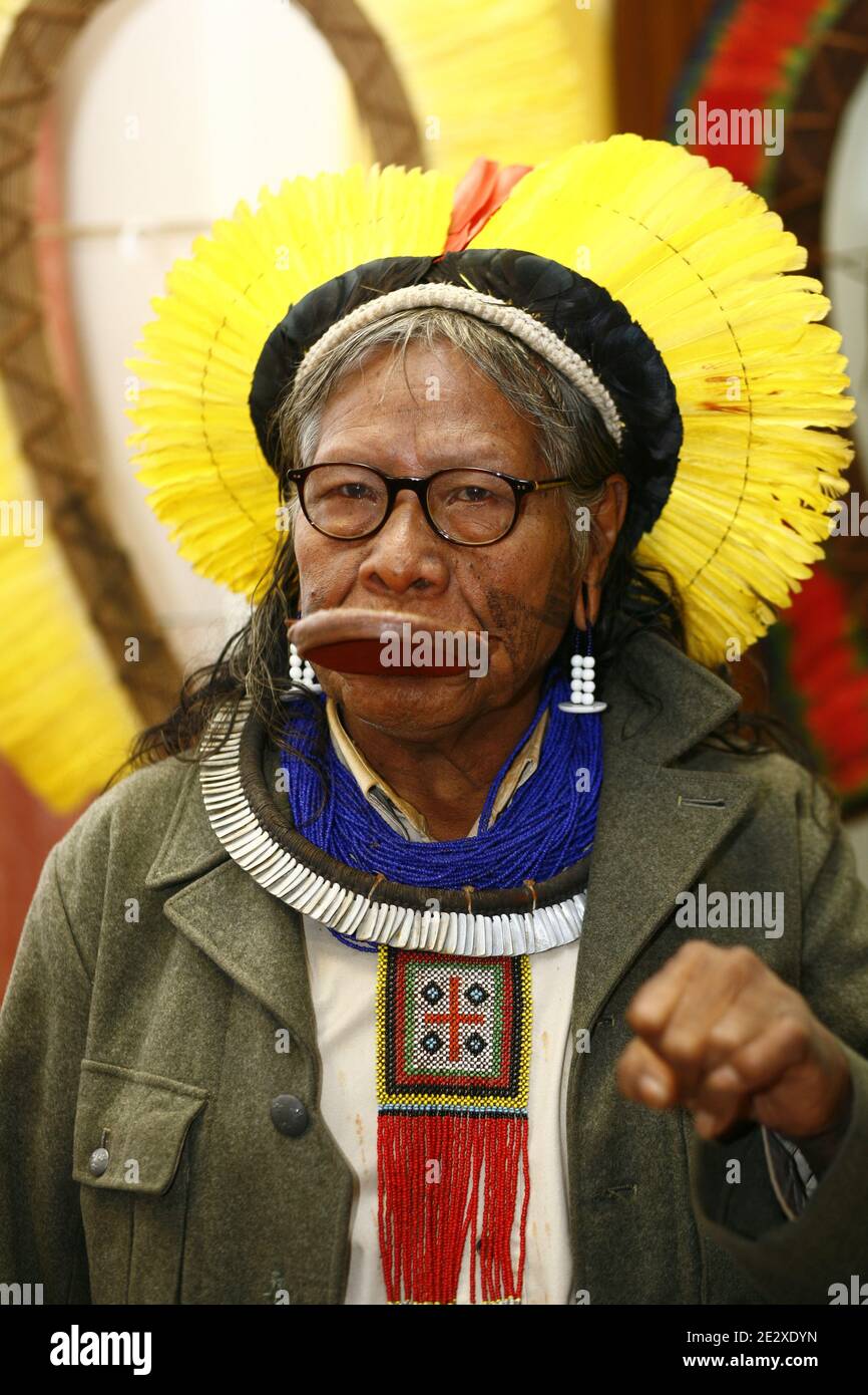 Brazilian indigenous Caiapo chief Raoni Metuktirehe visits 'Histoire ...