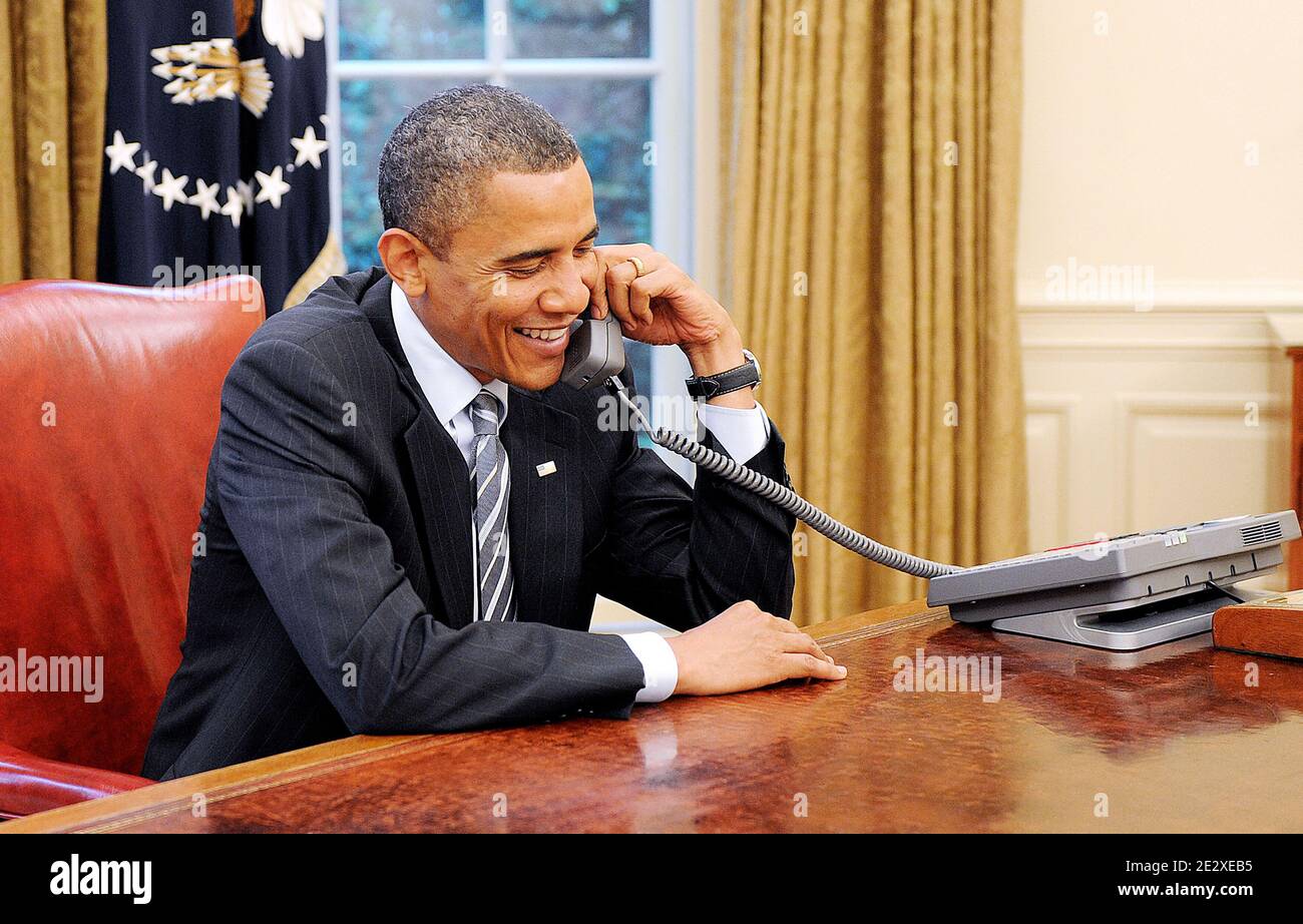 President Barack Obama makes a phone call to congratulate the new ...