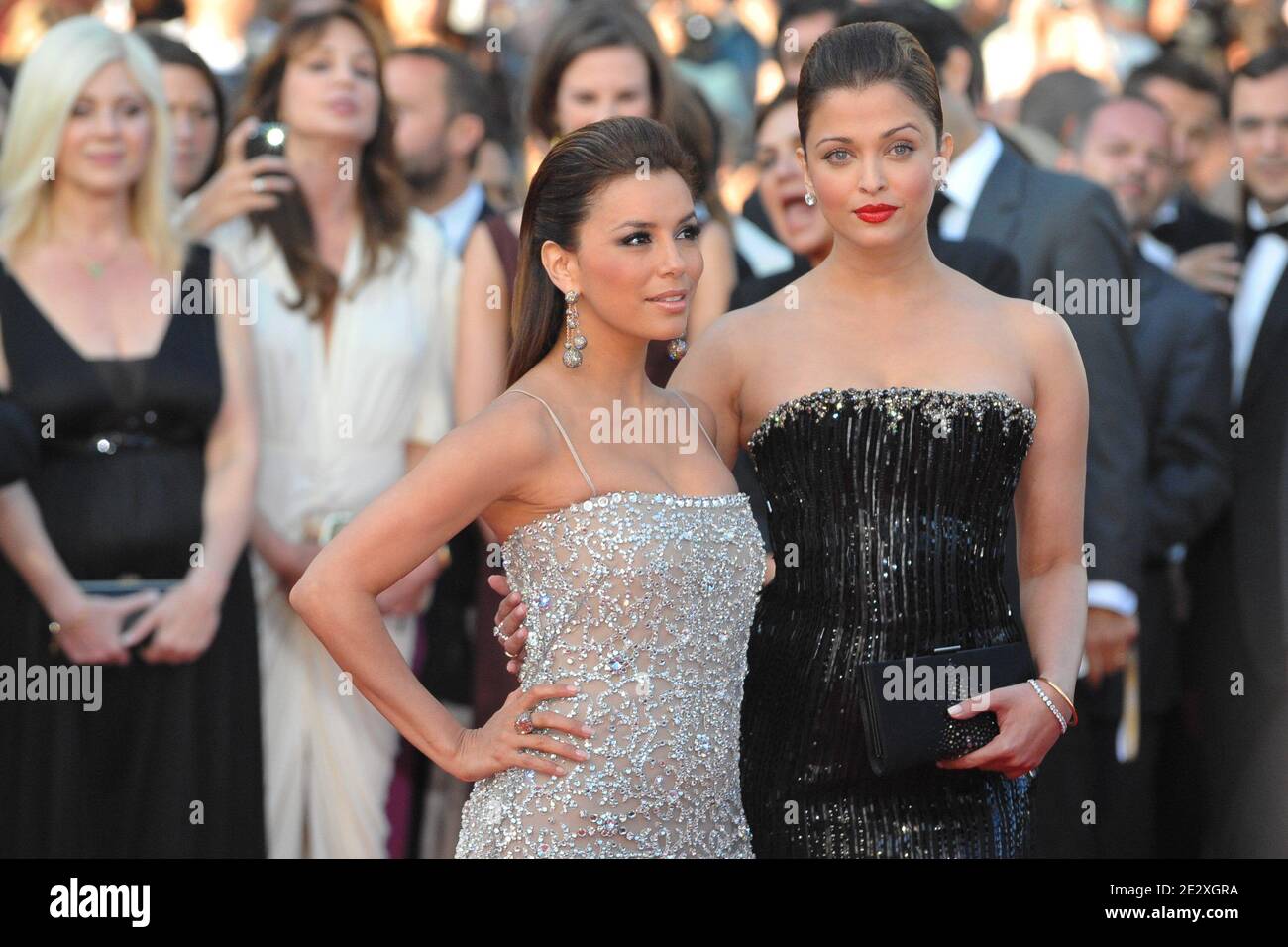 Eva Longoria (L) and Aishwarya Rai arriving for the premiere of 'On ...