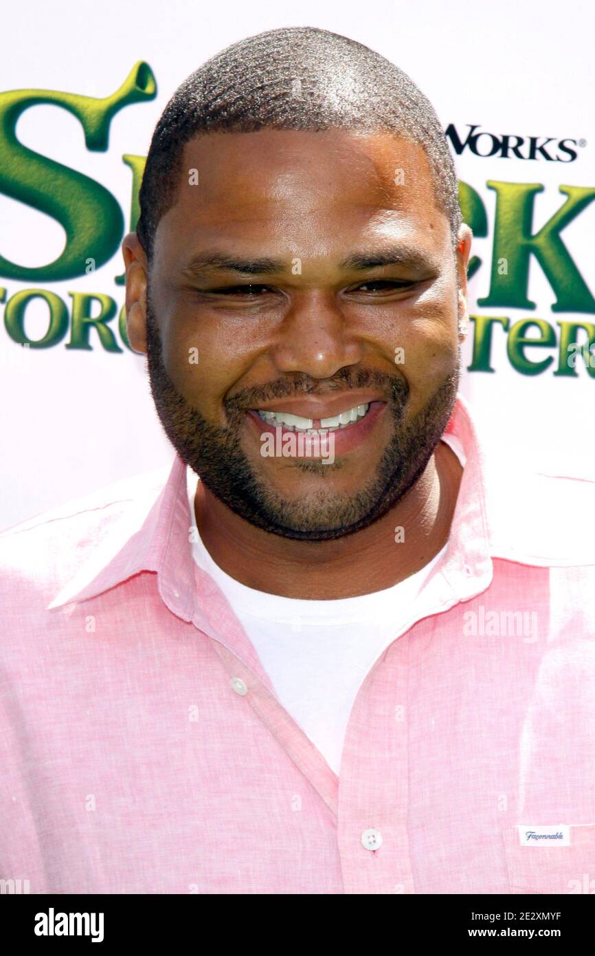 Anthony Anderson arriving for the 'Shrek Forever After' premiere held ...