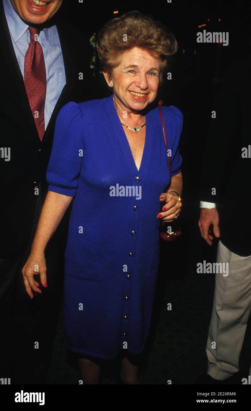 Dr ruth westheimer hi-res stock photography and images - Alamy