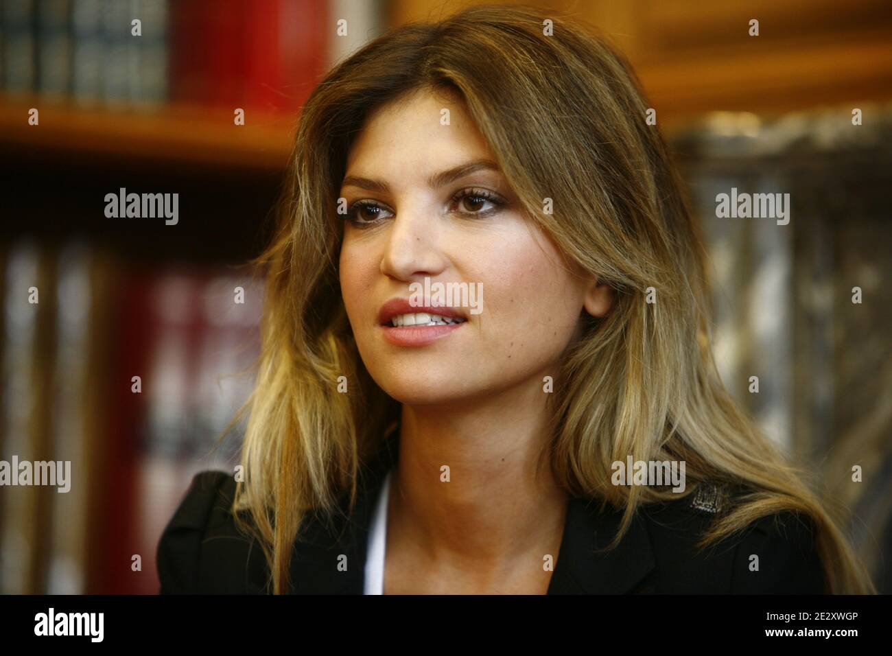 EXCLUSIF. Isabelle Funaro participe a une conference de presse de ...
