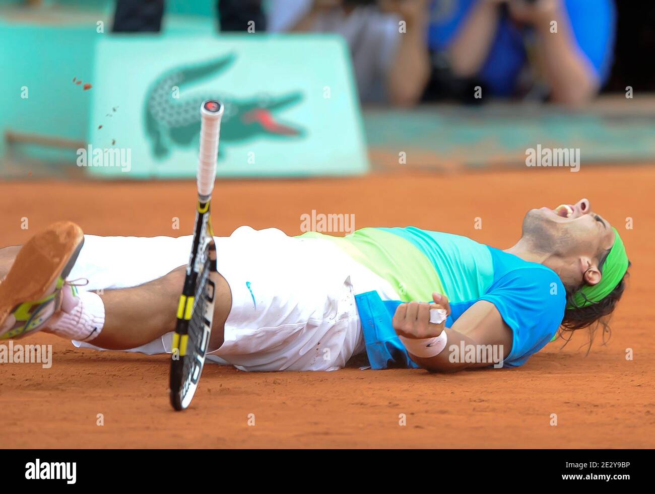 Spain's Rafael Nadal defeats Sweden's Robin Soderling 6-4, 6-2, 6-4 and ...