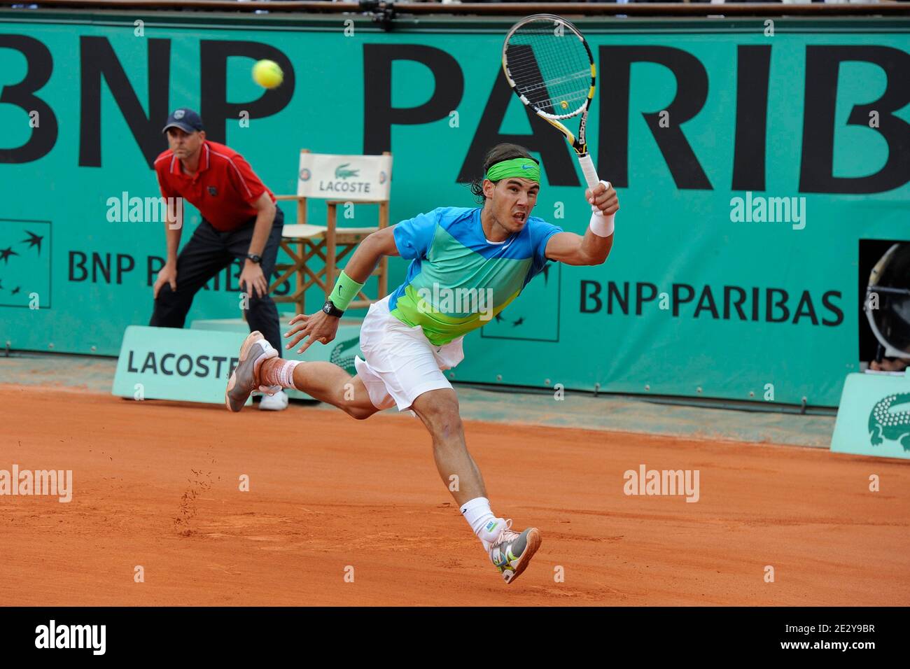 Spain's Rafael Nadal defeats Sweden's Robin Soderling 6-4, 6-2, 6-4 and ...