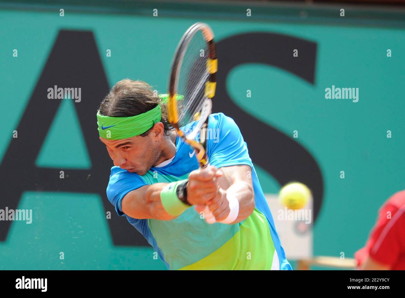 Spain's Rafael Nadal defeats Sweden's Robin Soderling 6-4, 6-2, 6-4 and ...