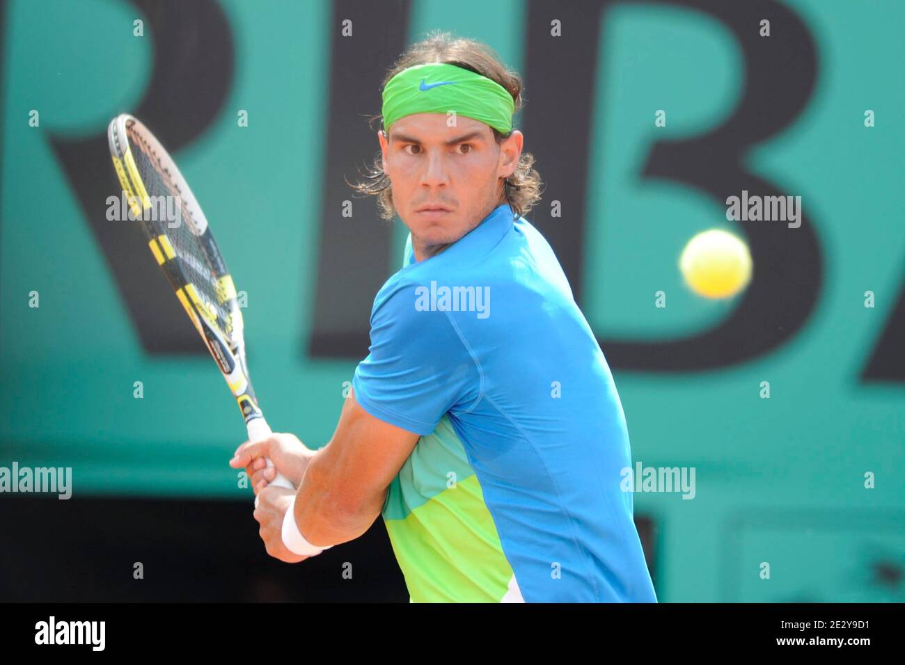Spain's Rafael Nadal defeats Sweden's Robin Soderling 6-4, 6-2, 6-4 and ...