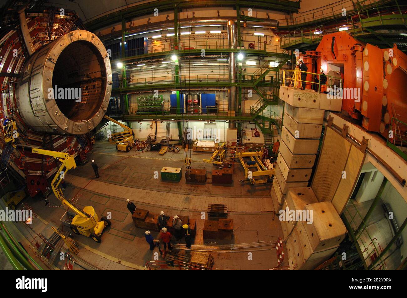 Understanding atoms hi-res stock photography and images - Alamy