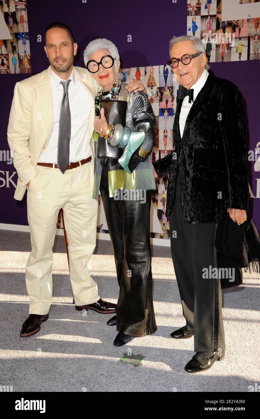 Iris apfel hi-res stock photography and images - Alamy