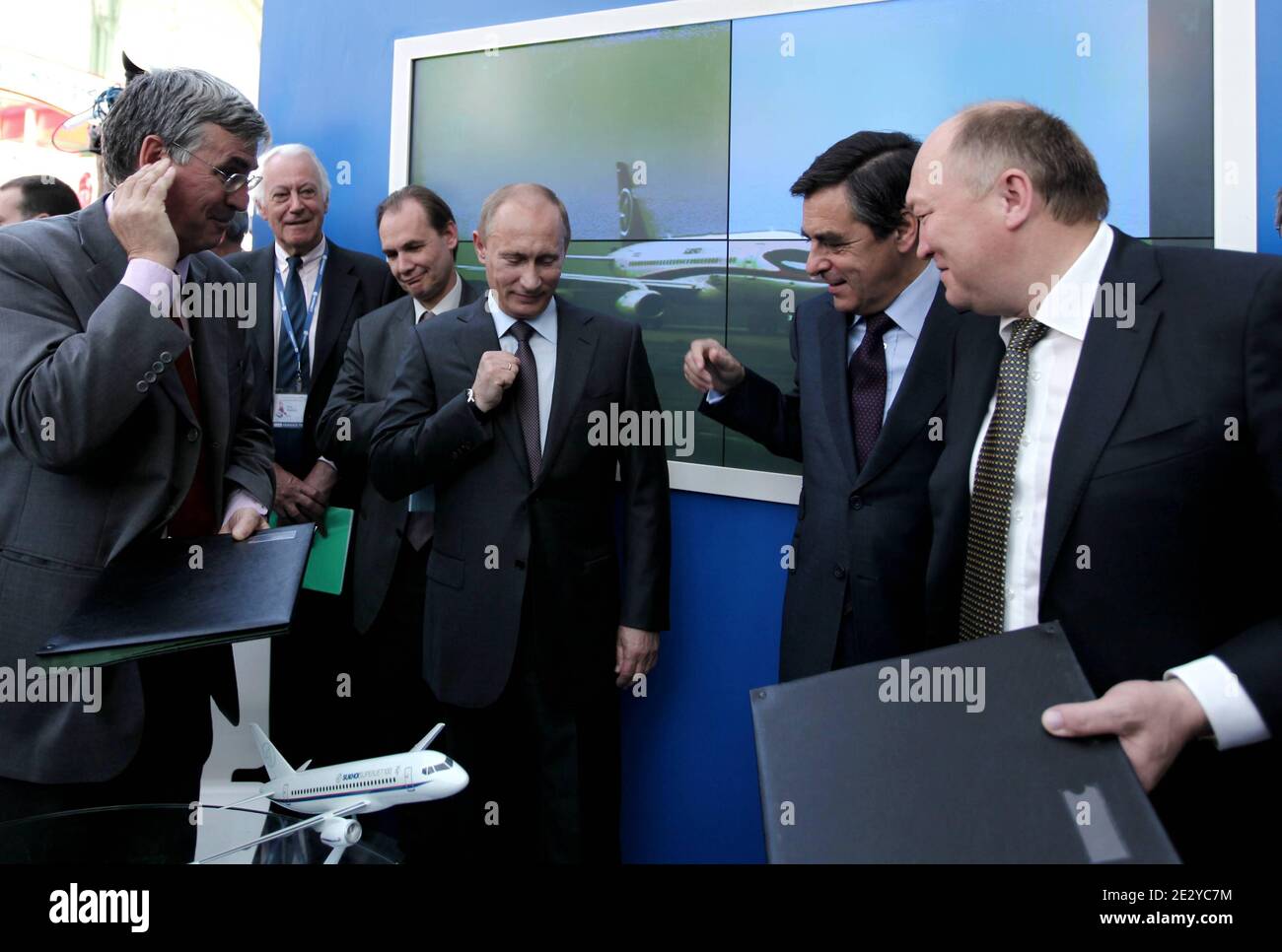Russian Prime Minister Vladimir Putin and French counterpart Francois ...