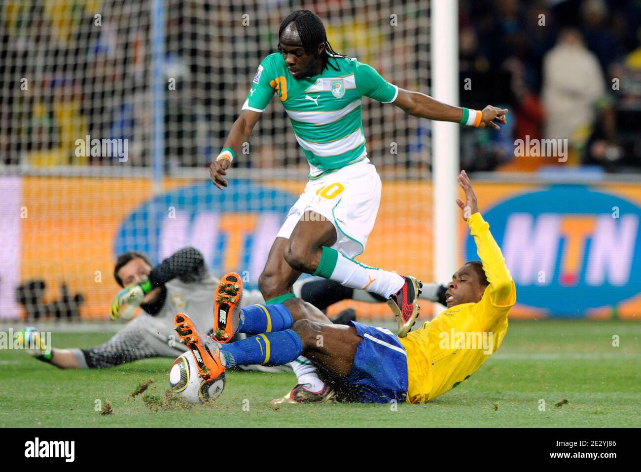 Gervinho brazil ivory coast soccer hi-res stock photography and images ...
