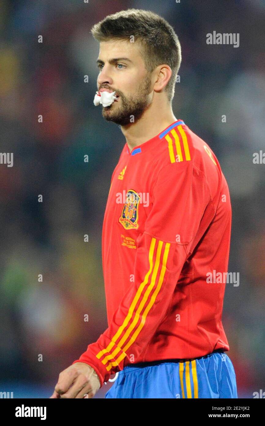 Pique 2010 fifa world cup hi-res stock photography and images - Alamy